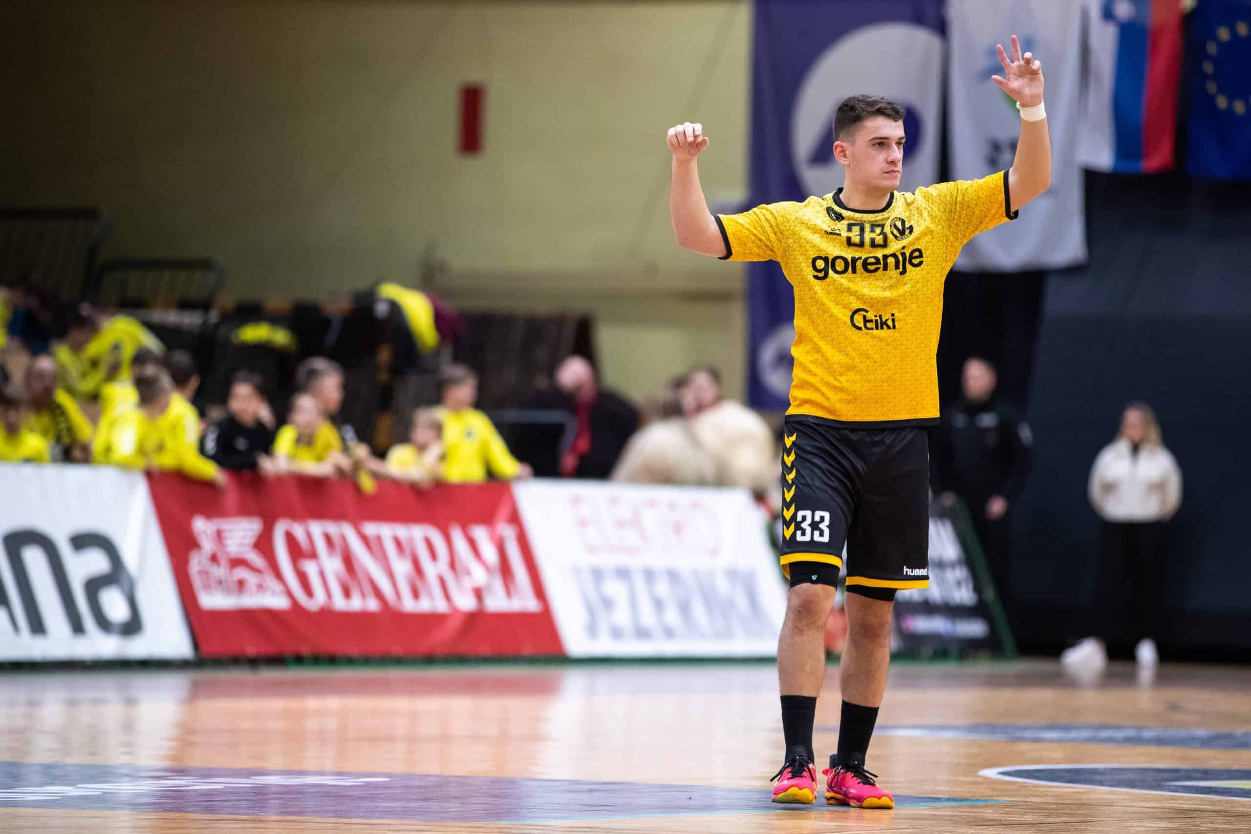 V osjem gnezdu bo ostal tudi organizator igre, Enej Slatinek Jovičić ...