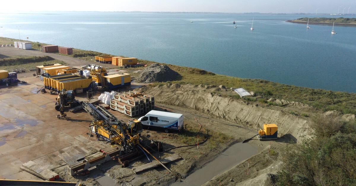 Directional boring with the Gyro Steering Tool - Drillguide