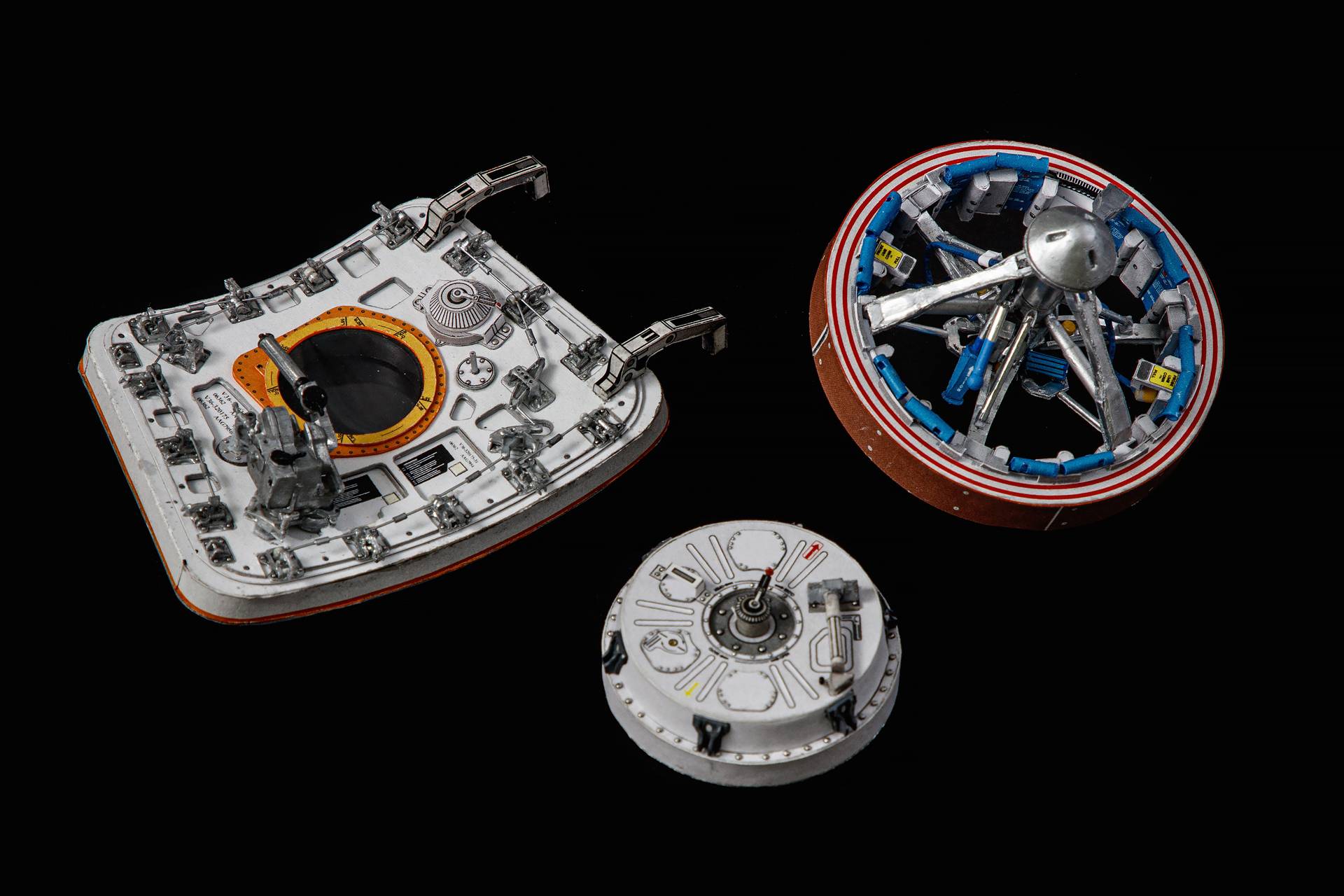 Apollo Command Module by Juriy Kolokolnikov - The Art of Modeling Club