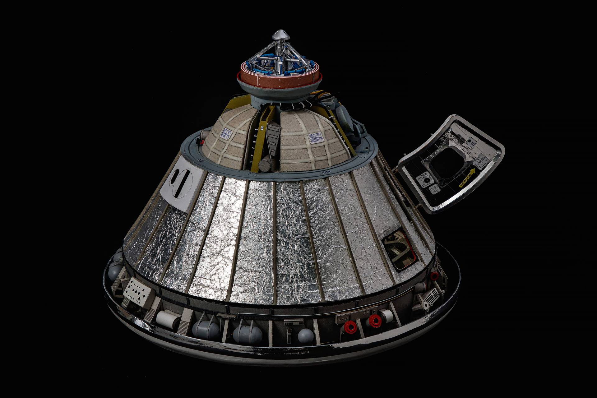 Apollo Command Module by Juriy Kolokolnikov - The Art of Modeling Club