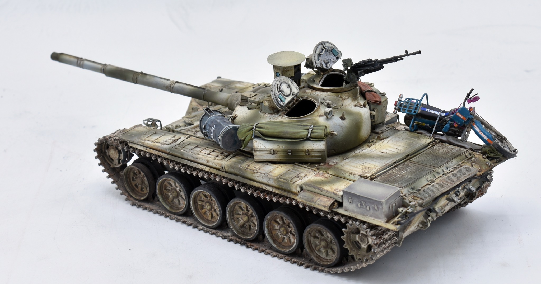 Soviet Obj.172 T-72 Ural by Shosuro Gaishi - The Art of Modeling Club