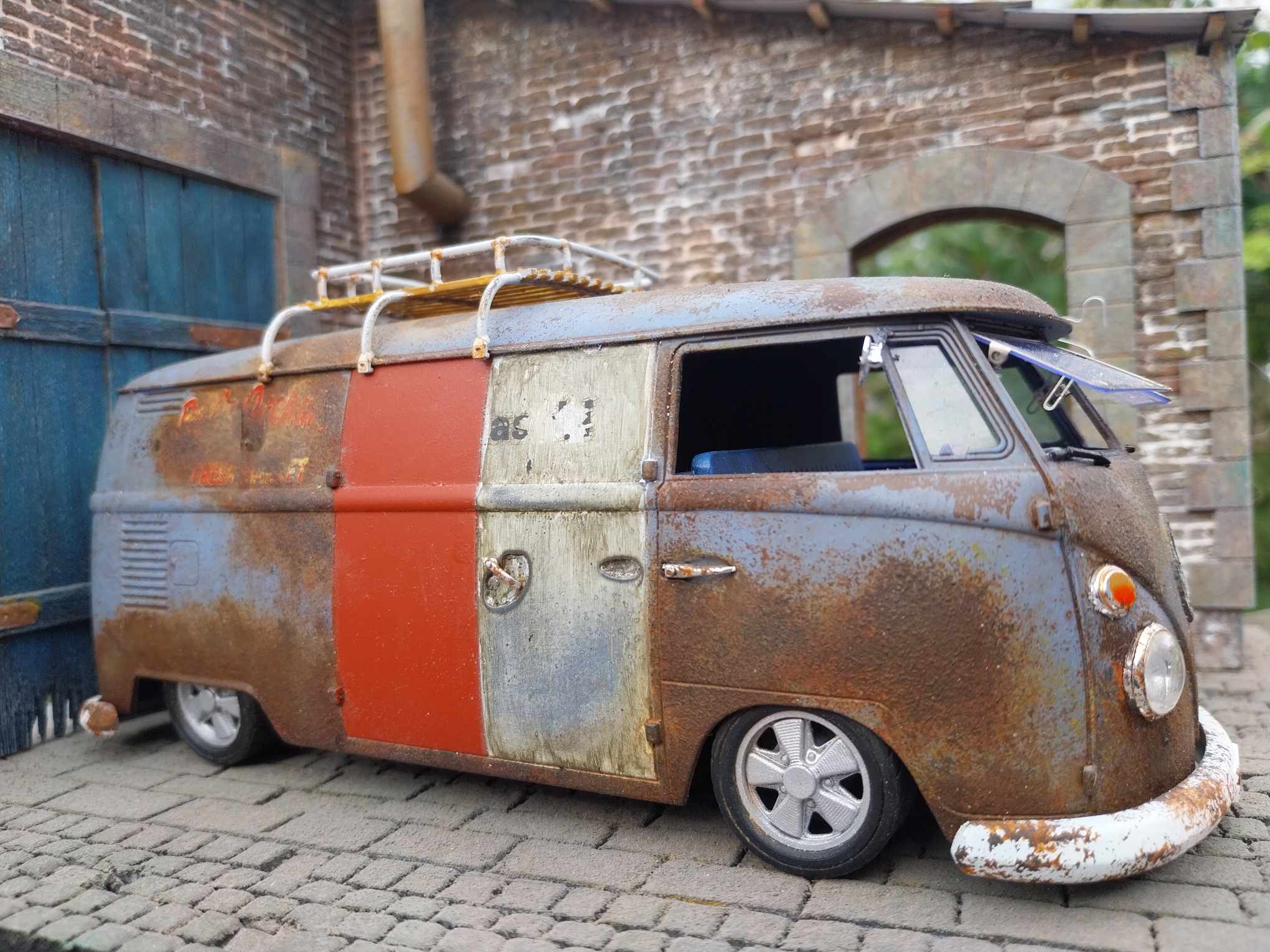 T2 Van by Roger Hiles - The Art of Modeling Club