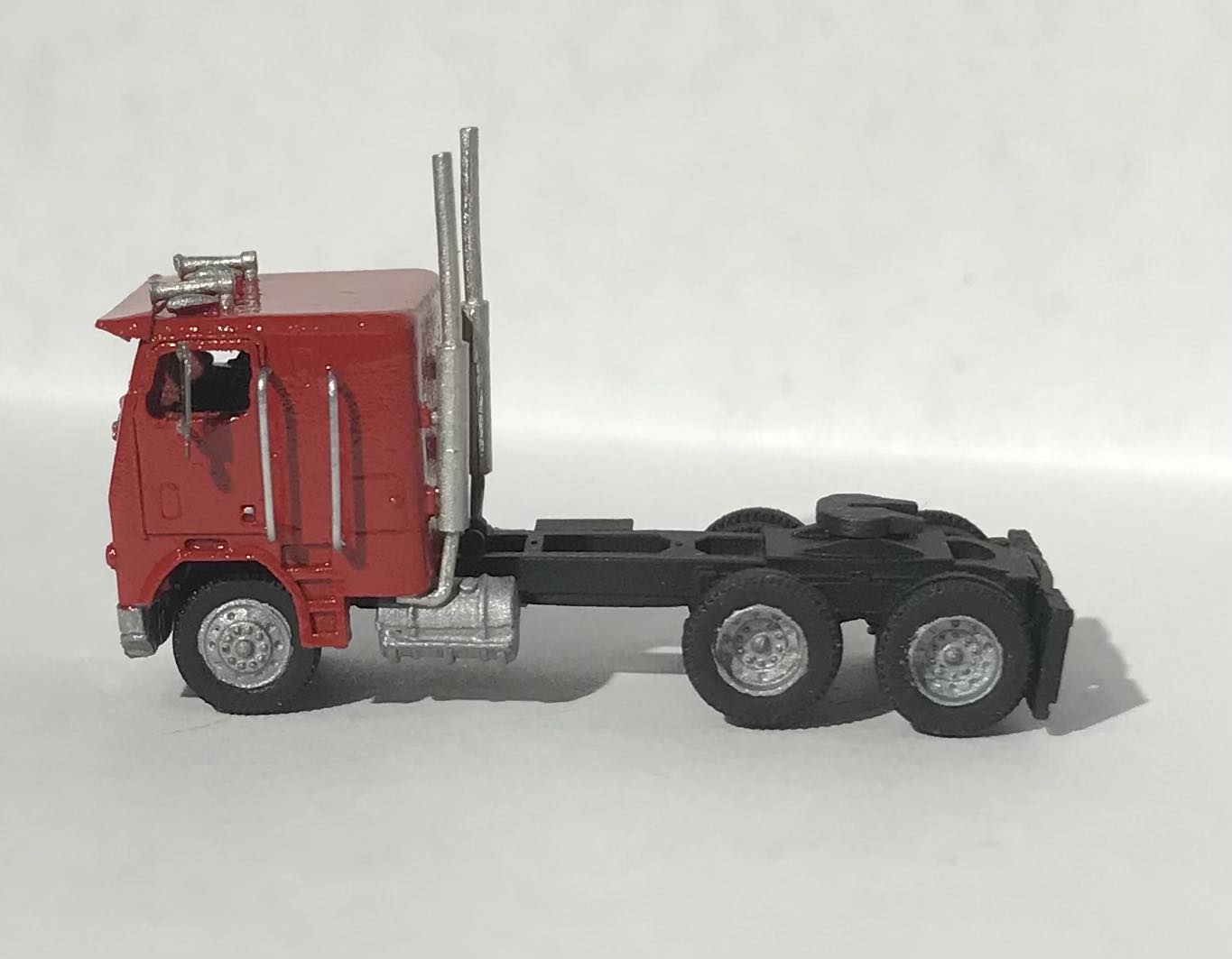 Cabover semi tractor by Daniel Brennan - The Art of Modeling Club