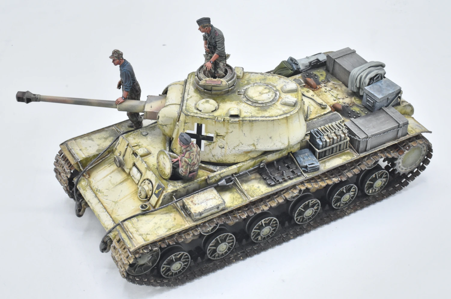 PanzerKampfwagen KV-1B 756 by Shosuro Gaishi - The Art of Modeling Club
