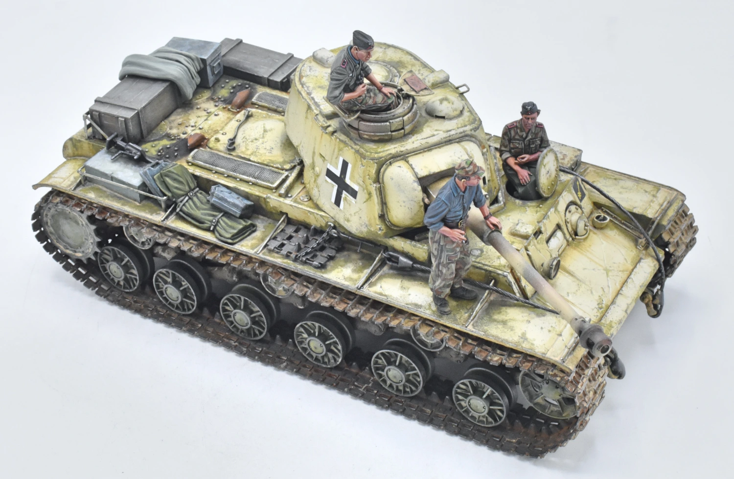 PanzerKampfwagen KV-1B 756 by Shosuro Gaishi - The Art of Modeling Club