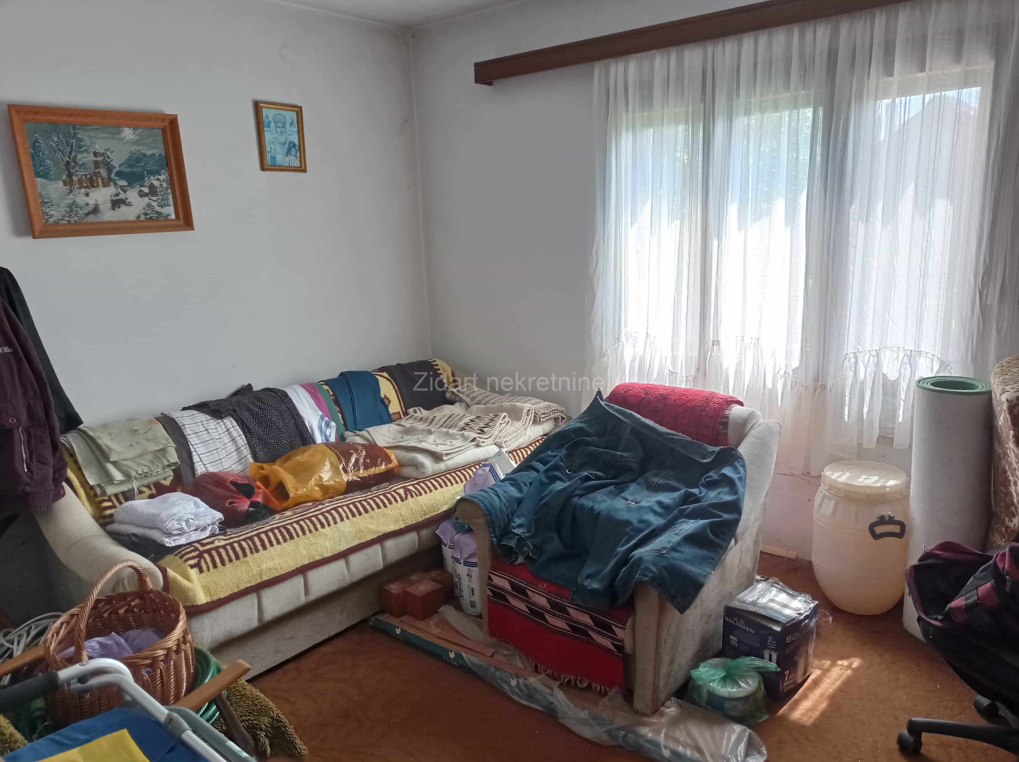 Vozdovac, Ripanj, kuća sa kompletnim domaćinstvom, 120m2 i 25a