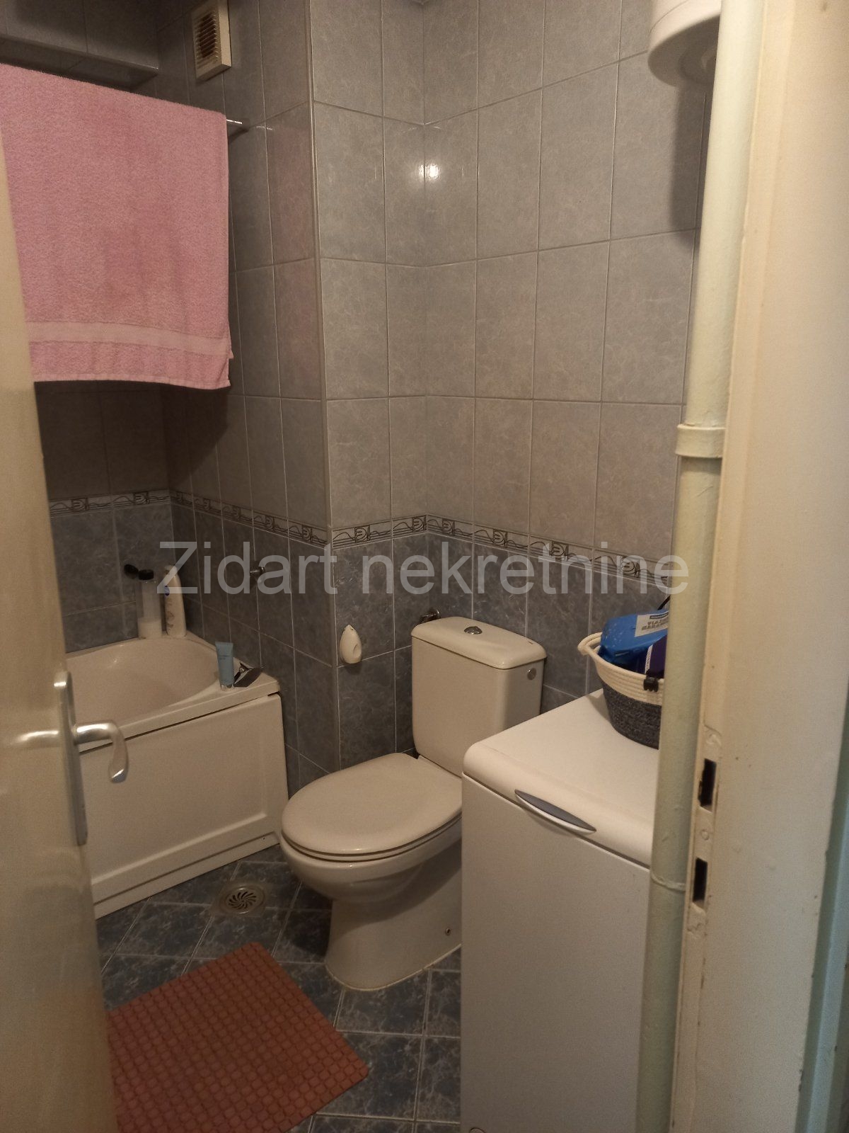 Stari Merkator, Otona Župančiča, renoviran