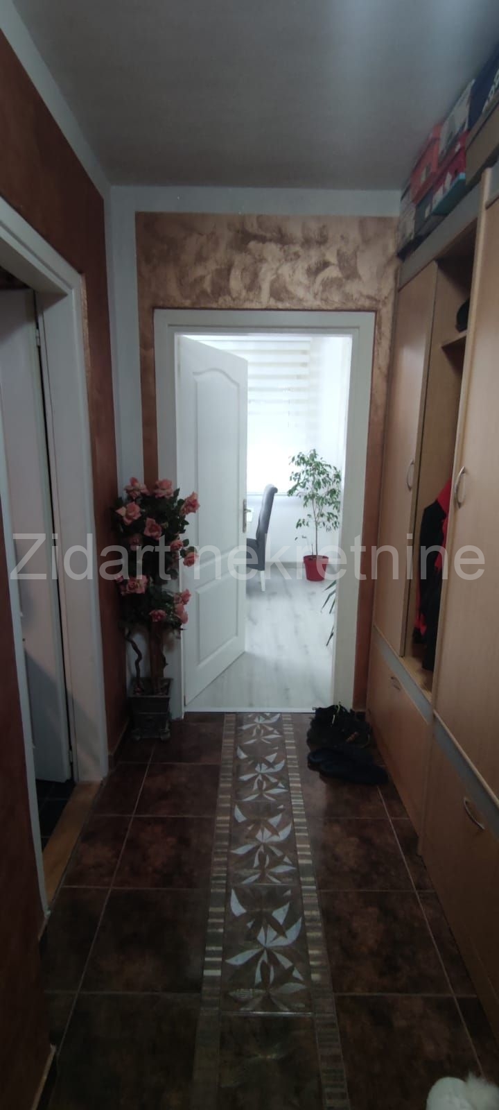 Zemun polje, Slobodana Bajića, stan 54m2, namešten