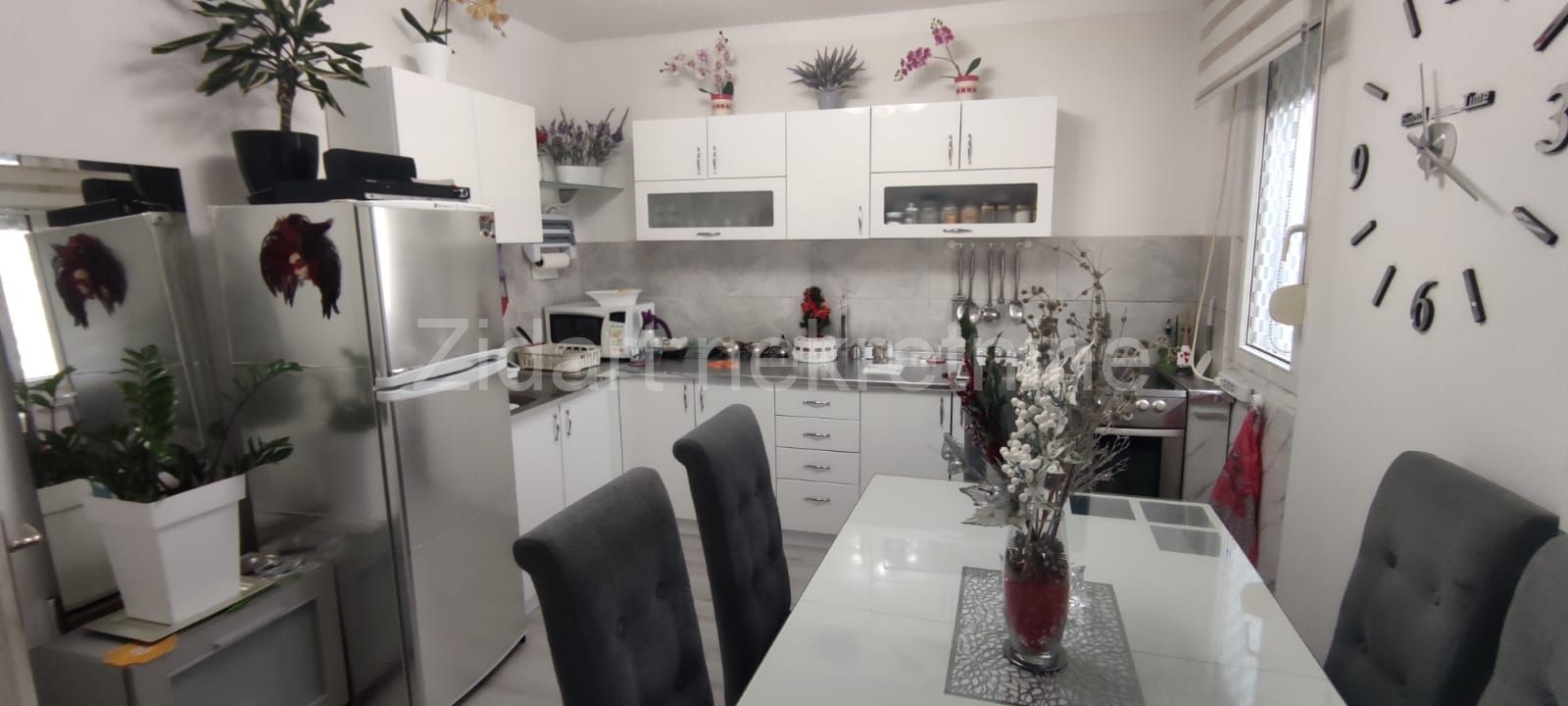 Zemun polje, Slobodana Bajića, stan 54m2, namešten