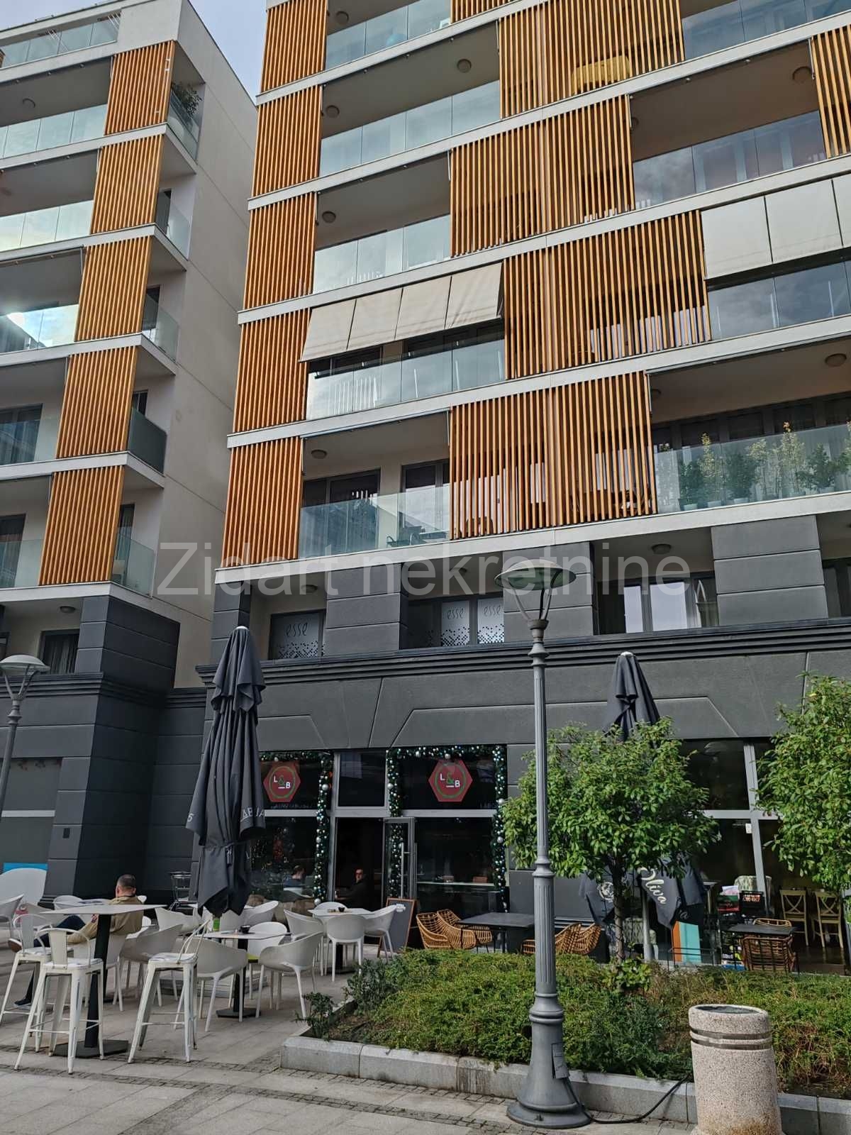 West 65 dvosoban namešten useljiv