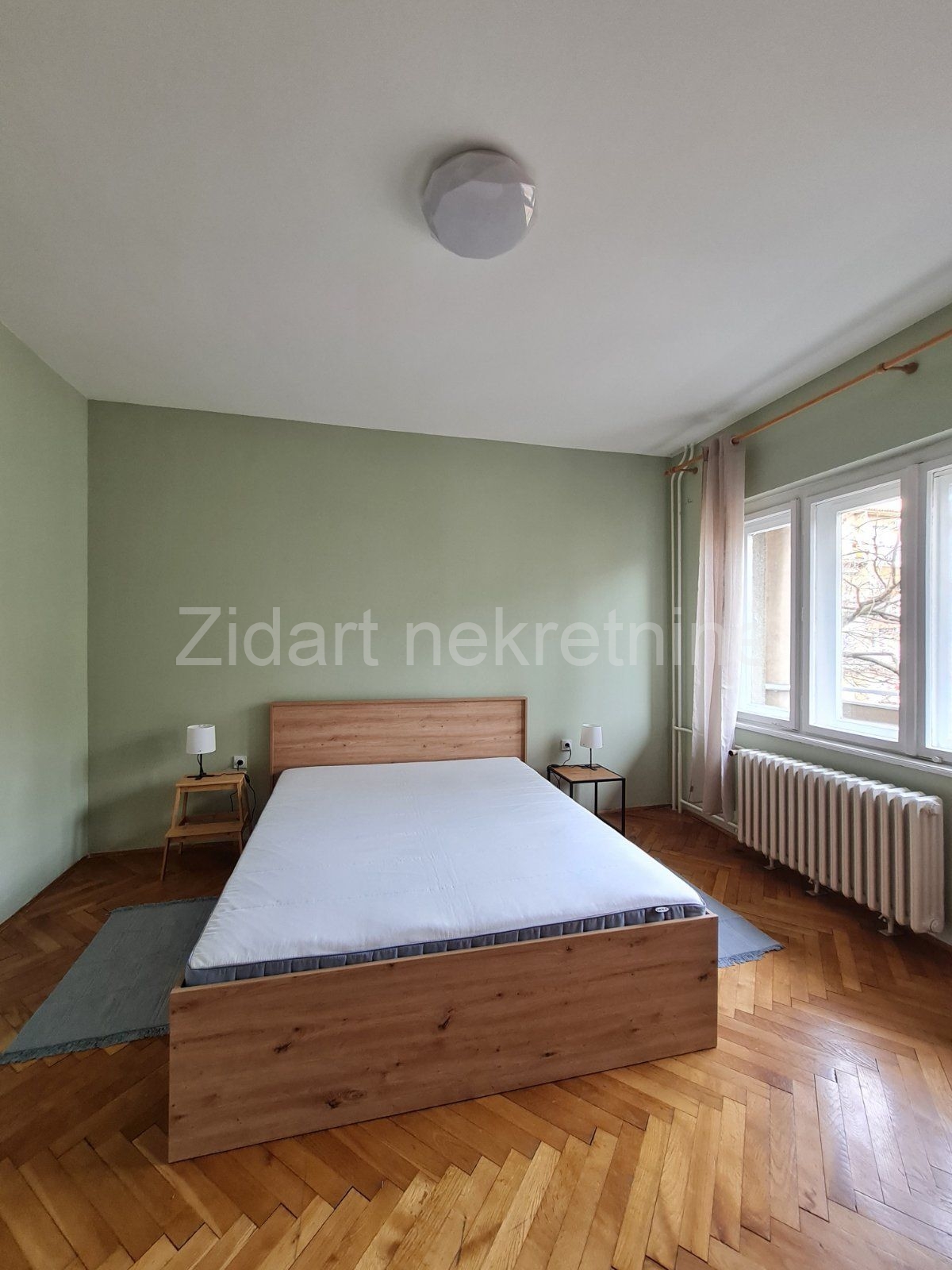 Stari Merkator, Sremskih odreda, Izdavanje stana