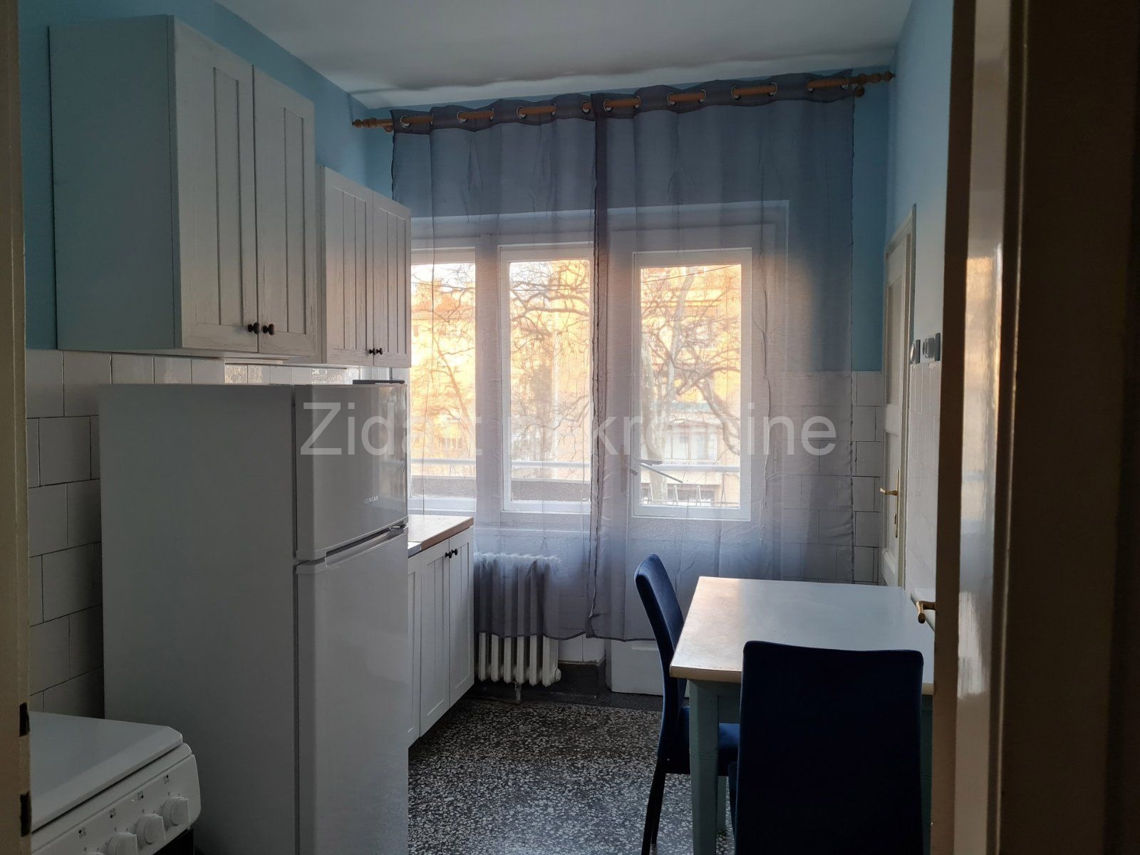 Stari Merkator, Sremskih odreda, Izdavanje stana