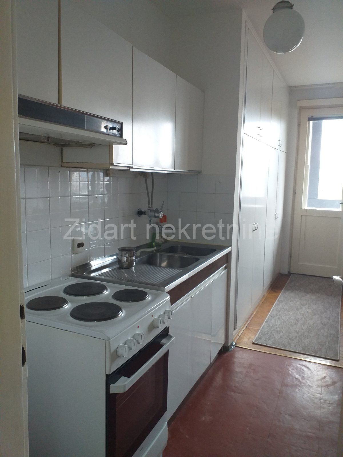 Miljakovac, namešten trosoban stan