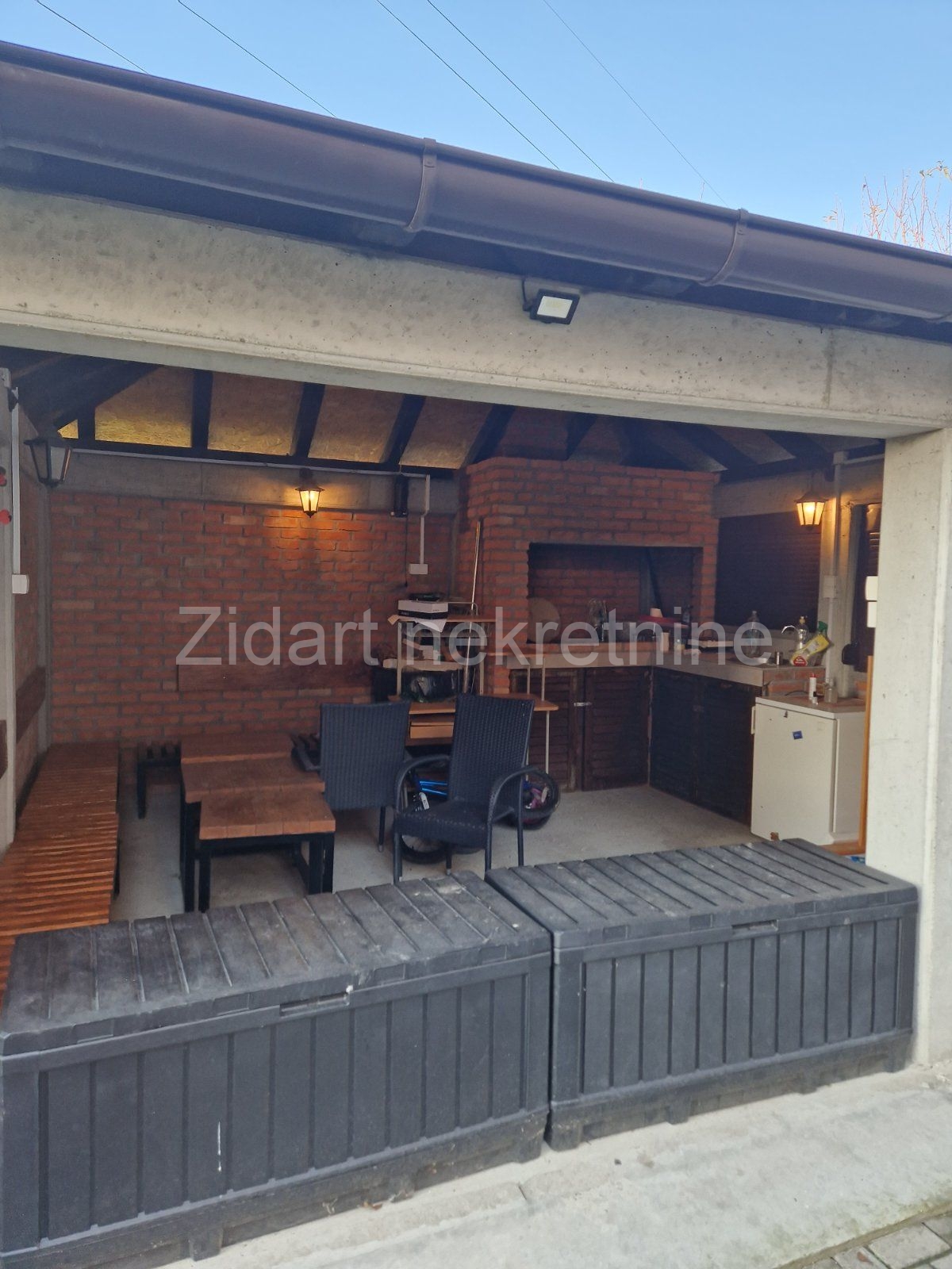 Miljakovac 3, kuća 600m2 na placu od 4.24a