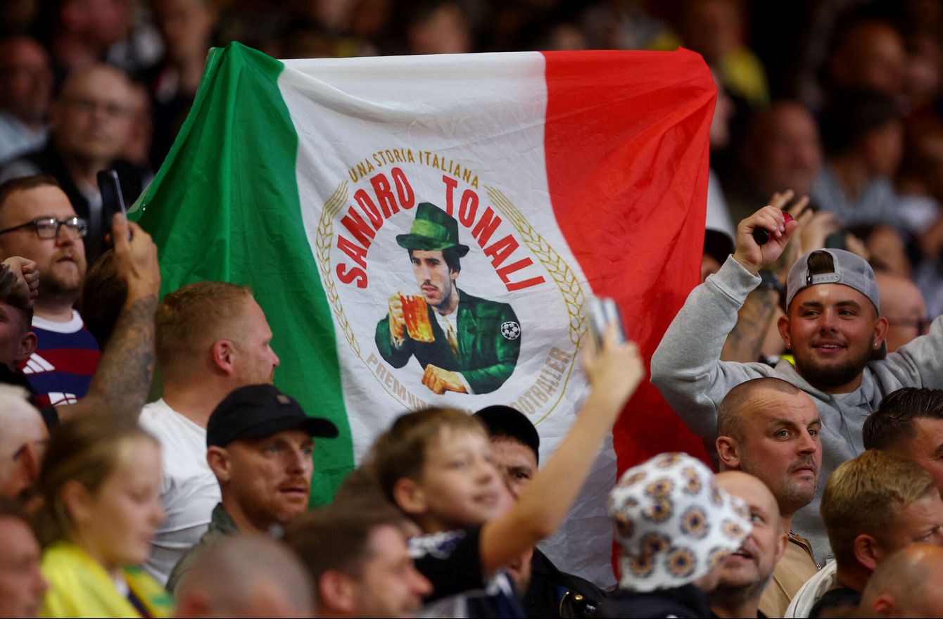 Tonali blev hyldet med italienske flag: Siger det hele