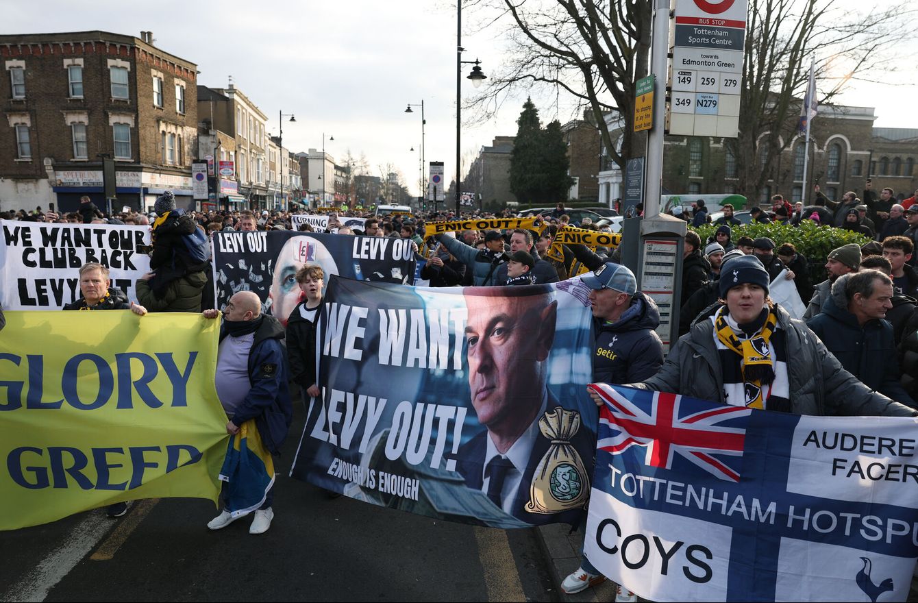 Tottenham-fans i protest før storkamp: We want Levy out!