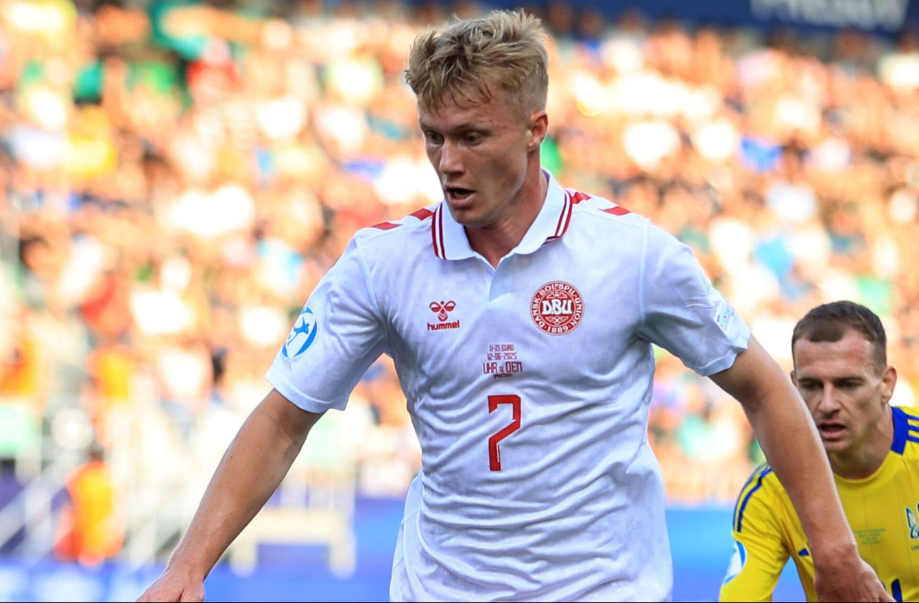 Isak Jensen snød PL-profil med detalje: Klistret til foden