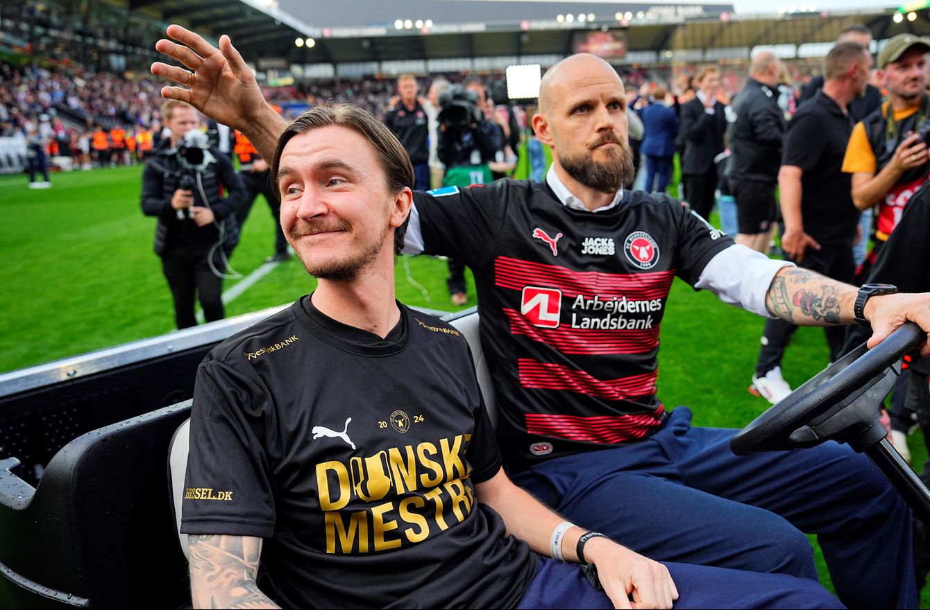 Deler billede: Olsson hjemme igen efter seks måneder