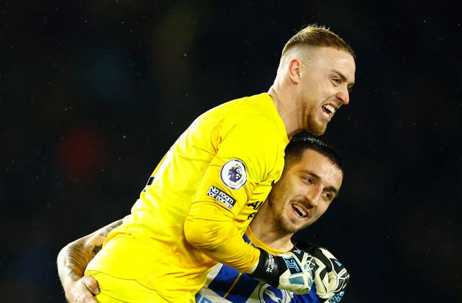 Video: Brighton-keeper får assist på fremragende Mitoma-scoring | Bold