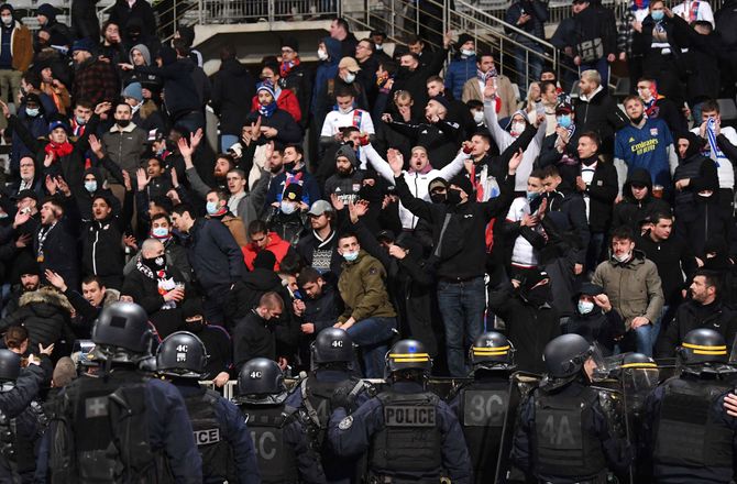 Lyon ultras boykotter kamp efter nederlag i EL | Bold