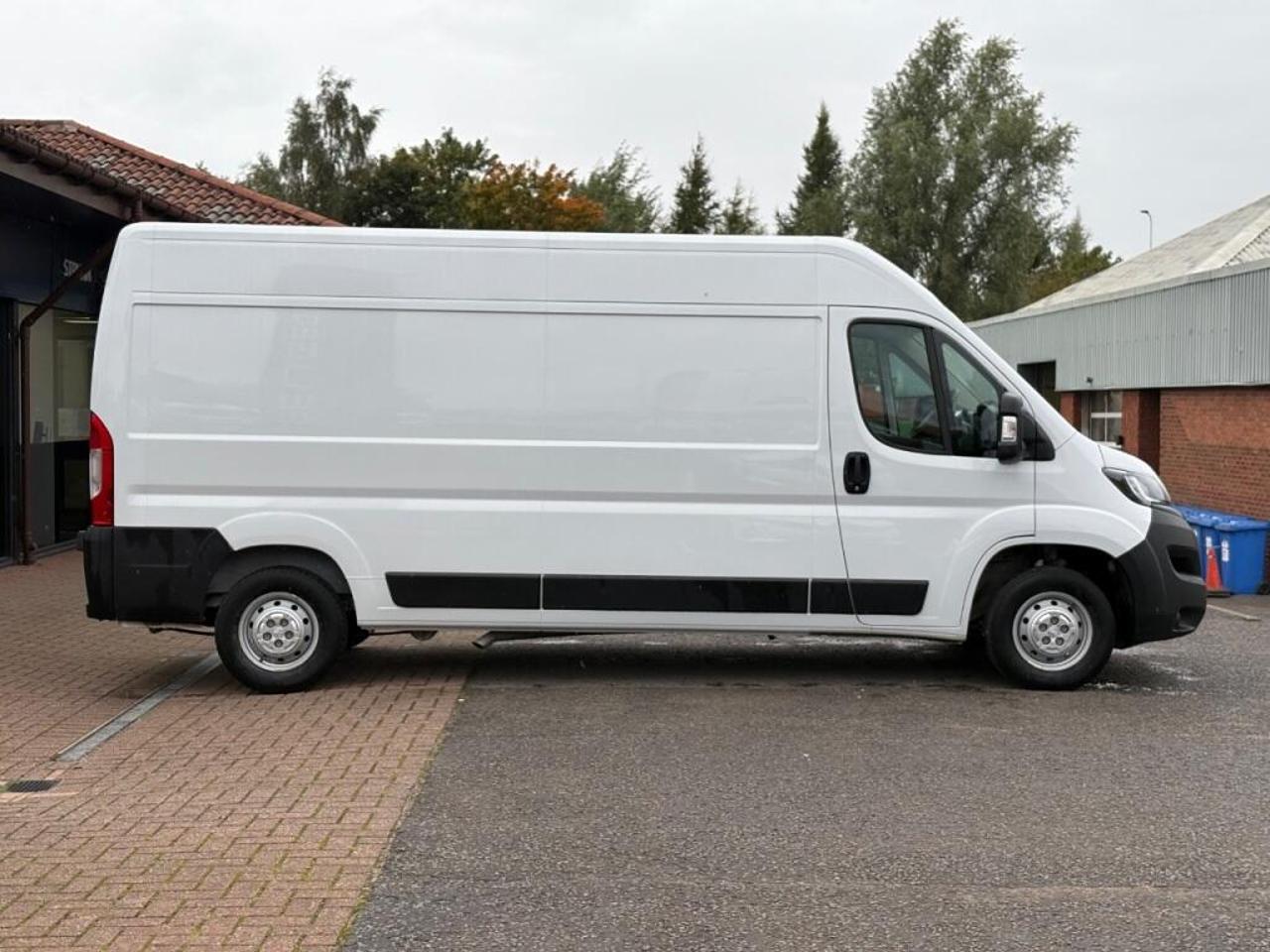 PEUGEOT BOXER 2.2 BLUEHDI 335 PROFESSIONAL PREMIUM + L3 H2 EURO DIESEL ...