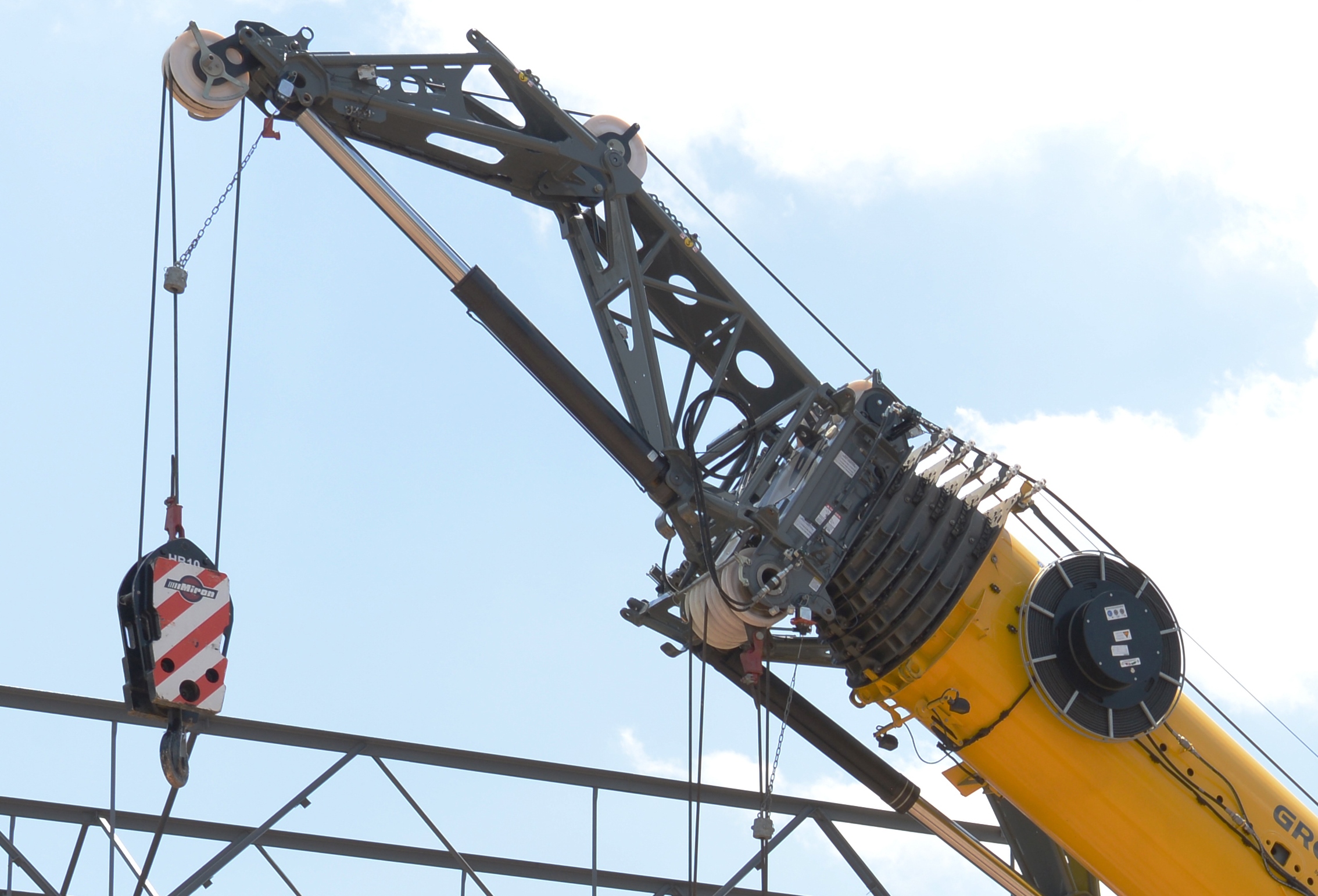 Heavy duty luffing extension | Vertikal.net