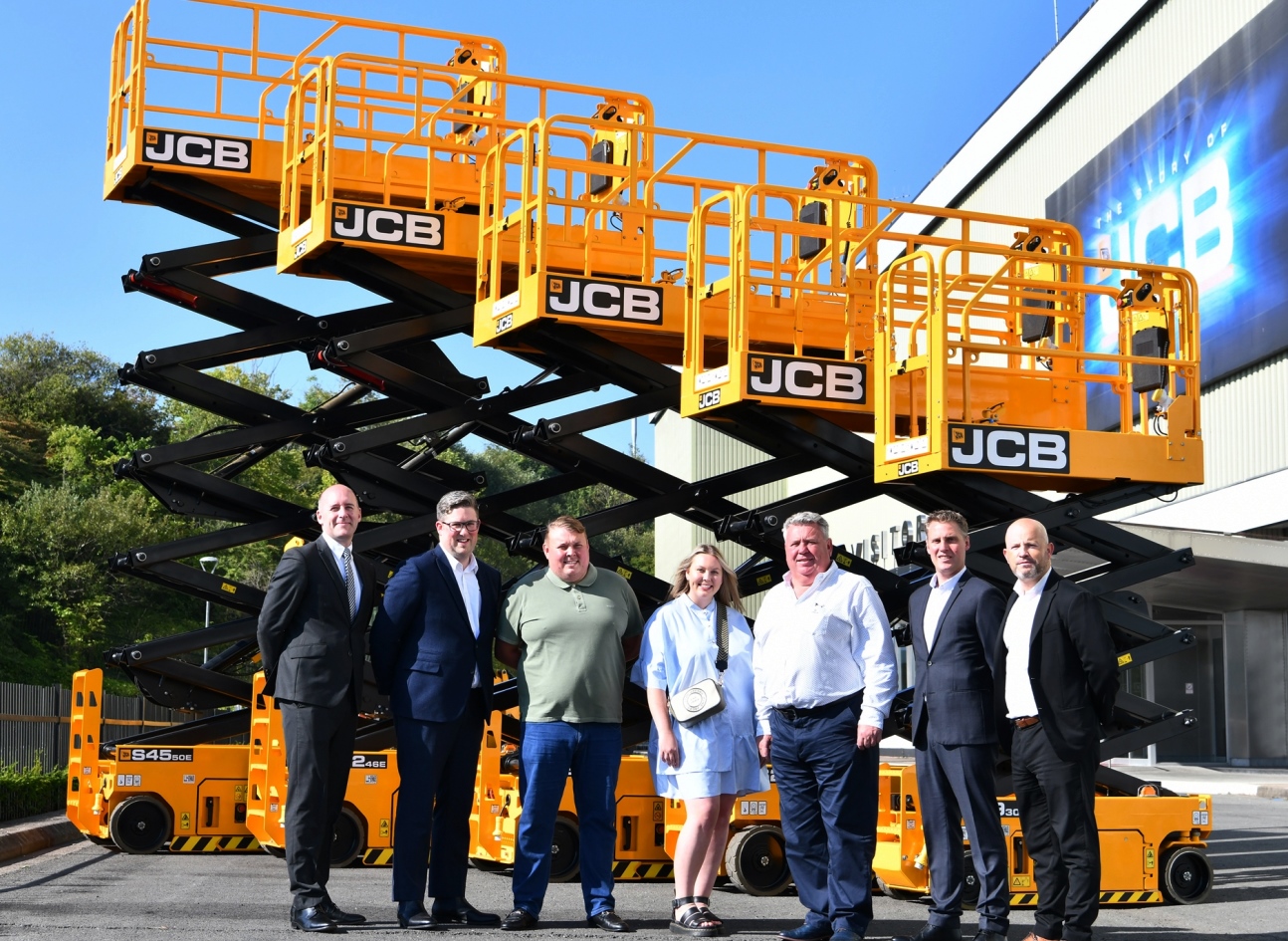 Advanced spends £2 million with JCB | Vertikal.net