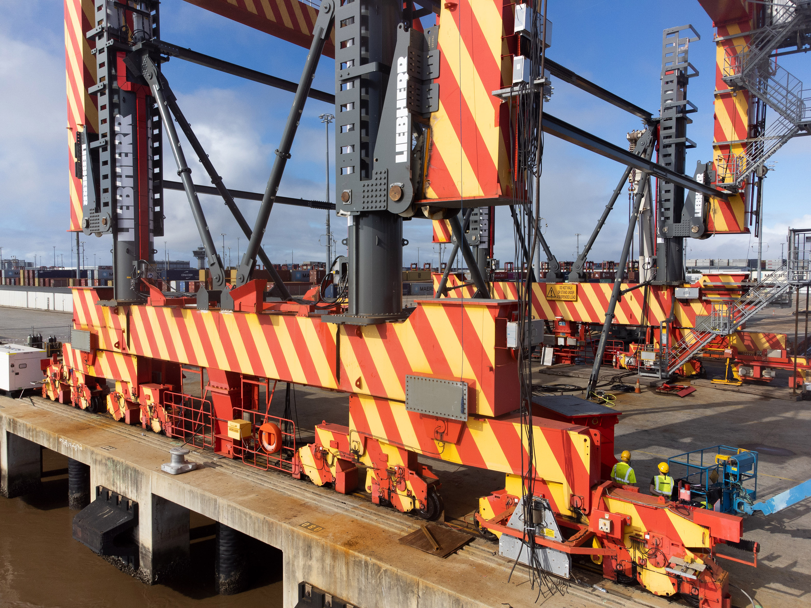 New lift system for raising STS cranes | Vertikal.net