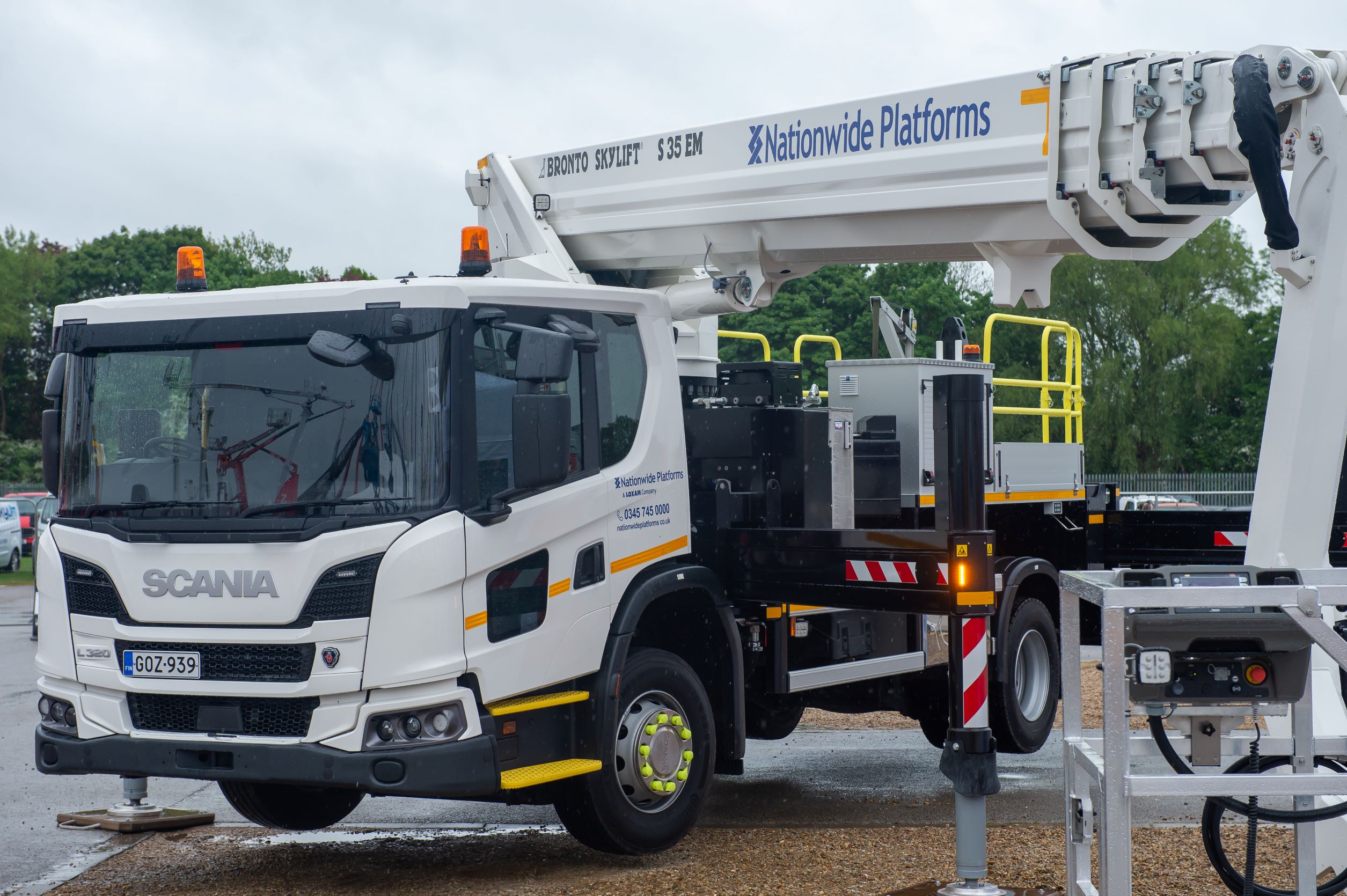 First Bronto S35EM on Scania L320 | Vertikal.net