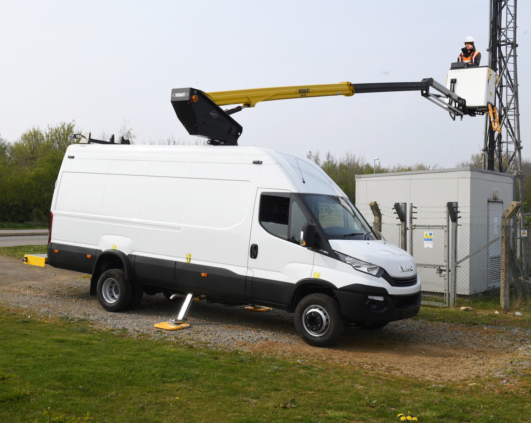 New Versalift van mount | Vertikal.net