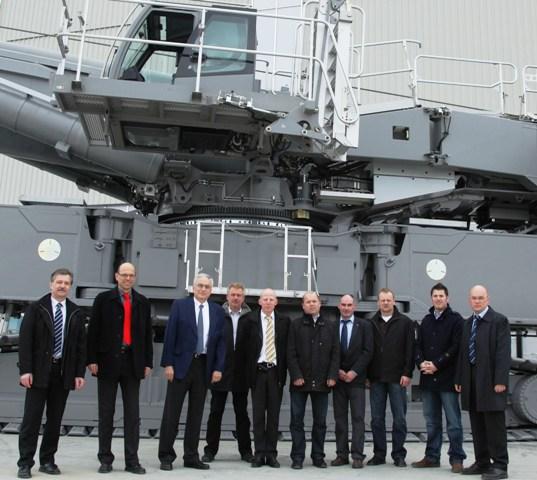 Liebherr tracks out its new LTR 11200 | Vertikal.net