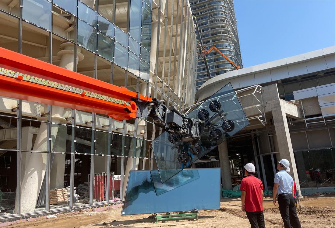 Dingli launches 26m/1,500kg glass handler | Vertikal.net