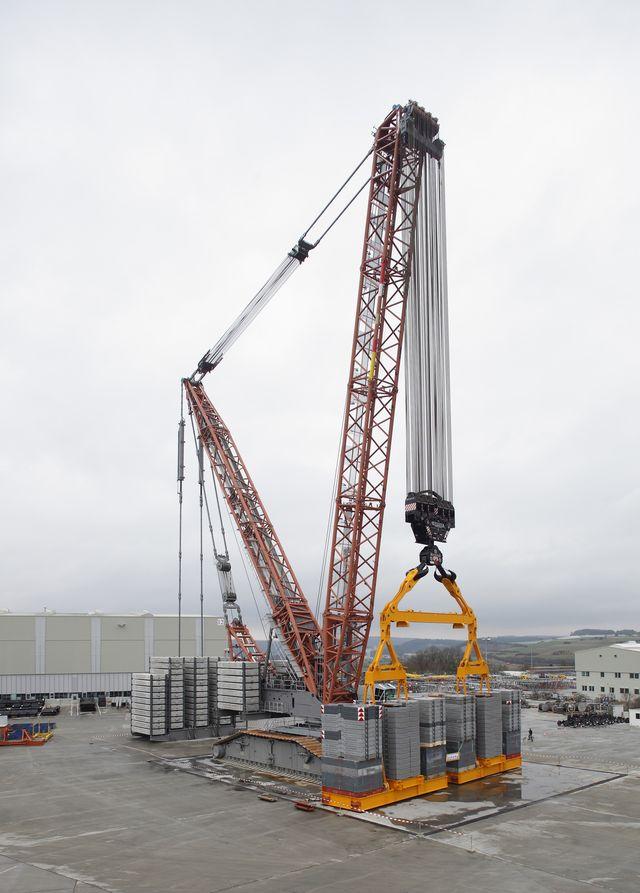 Liebherr LR 13000 To Lift 3 750 Tonnes Vertikal