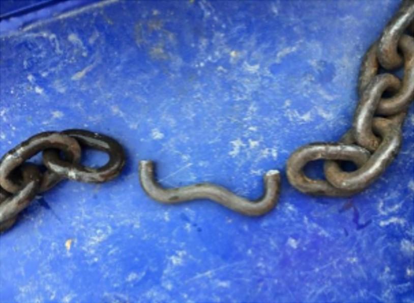 Lifting chain failure alert | Vertikal.net