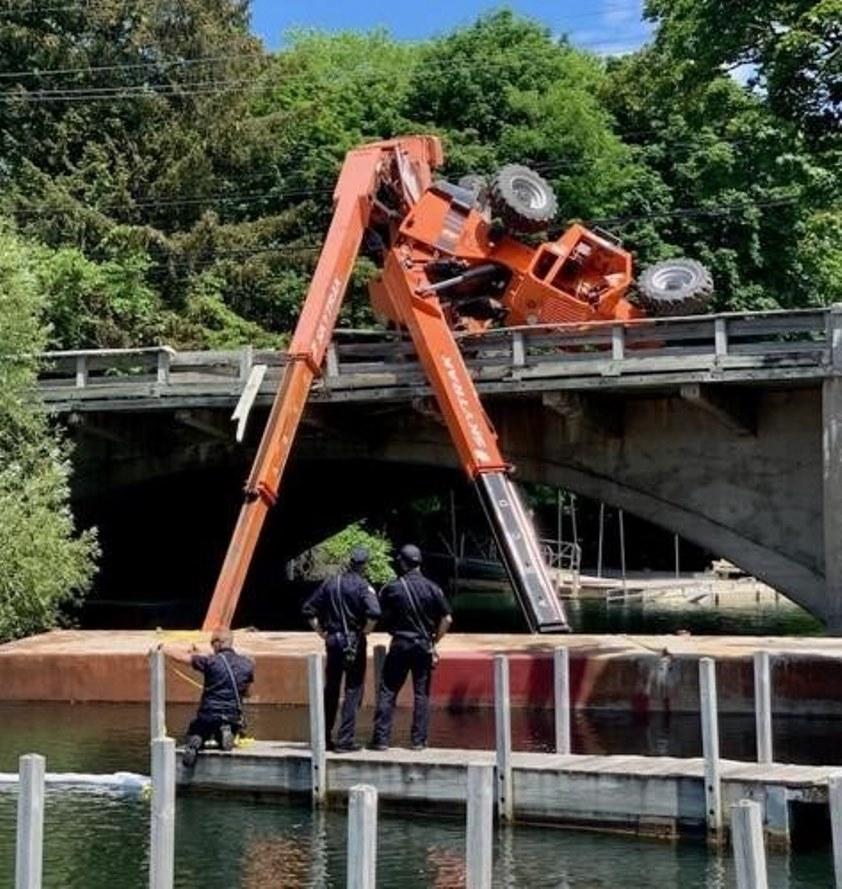 Telehandler tandem lift failure | Vertikal.net